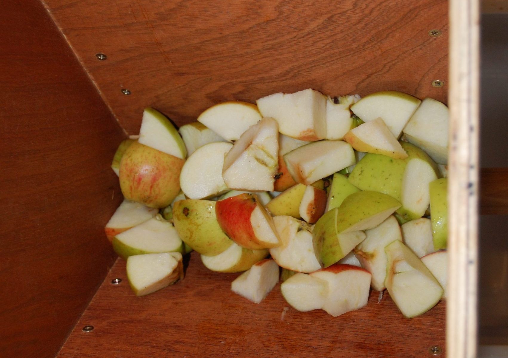 Home Brewing – Scrumpy Apple Cider Part 1 - Fat Cats Patch